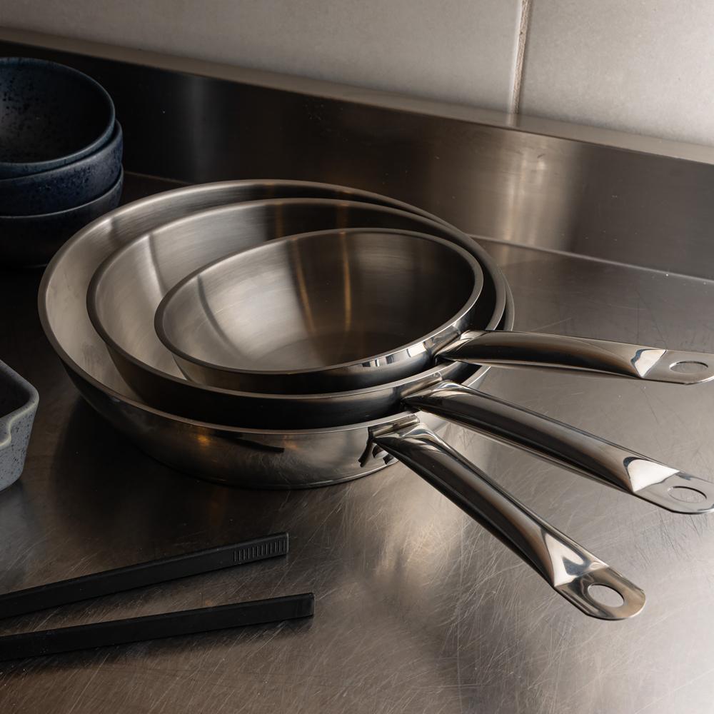 Frigideira Profissional com Fundo Triplo 26cm Aço Inox